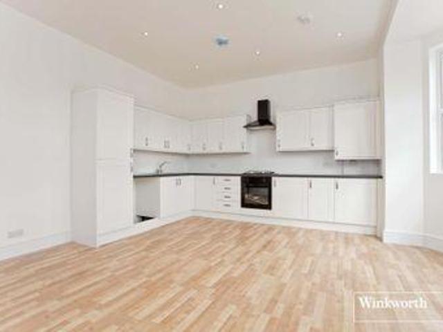 2 Bedrooms Flat for rent in Green Lanes, London N13