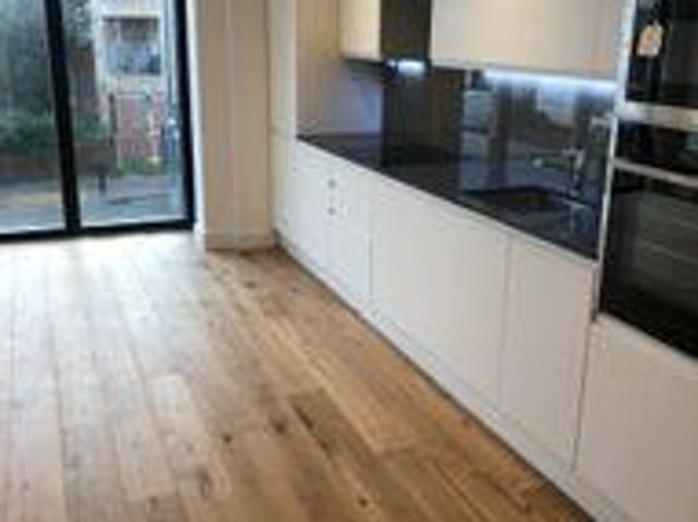 2 Bedrooms Flat for rent in Green Lanes, London N13