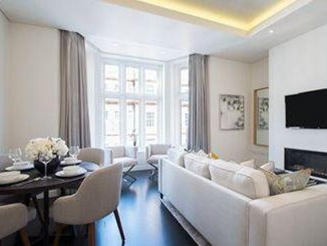 2 Bedrooms Flat for rent in Green Street, Mayfair W1K