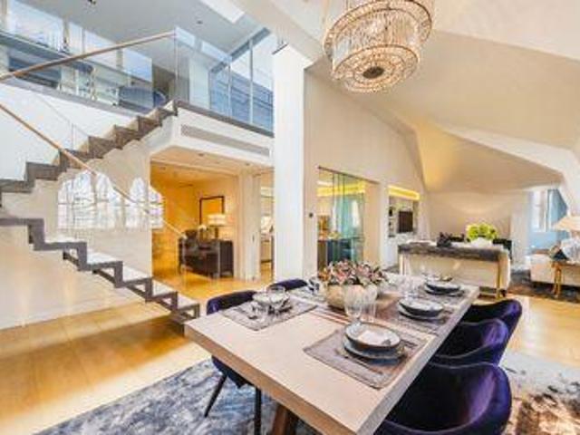 2 Bedrooms Flat for rent in Green Street, London W1K