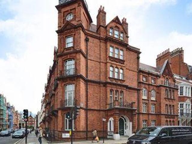 2 Bedrooms Flat for rent in Green Street, London W1K