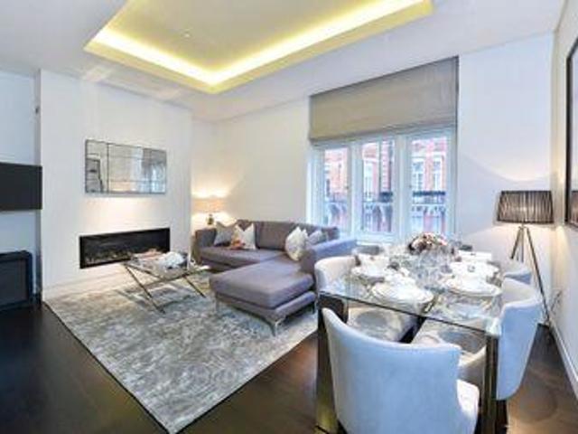 2 Bedrooms Flat for rent in Green Street, London W1K