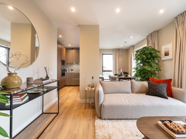 2 Bedrooms Flat for Rent in Greenford Quays | Foxtons