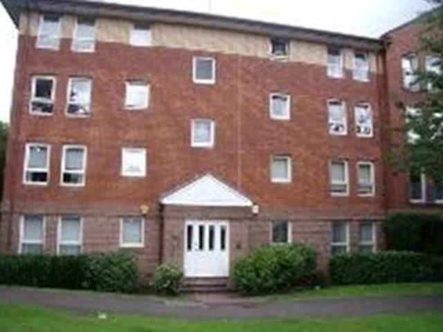 2 Bedrooms Flat for rent in Greenholme Street, Glasgow G44
