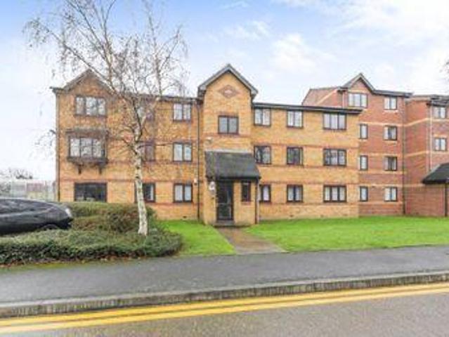 2 Bedrooms Flat for rent in Greenslade Road, Barking IG11