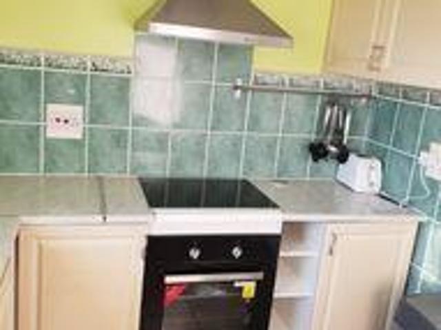 2 Bedrooms Flat for rent in Greenslade Road, Barking IG11