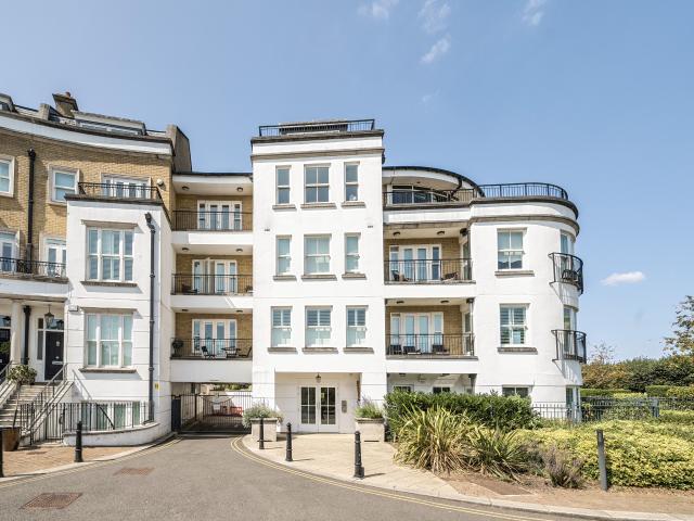 2 Bedrooms Flat for Rent in Greensward House | Foxtons
