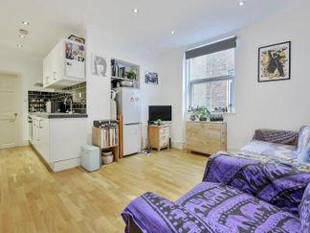2 Bedrooms Flat for rent in Grenfell Road, Mitcham CR4
