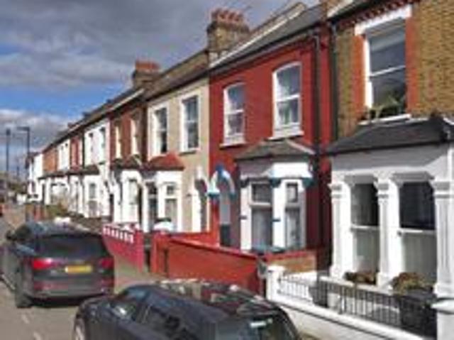 2 Bedrooms Flat for rent in Greyhound Road, London N17