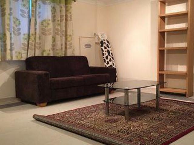 2 Bedrooms Flat for rent in Greyhound Road, London W6