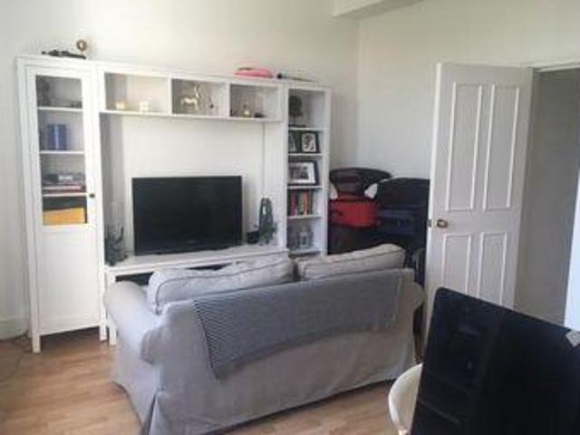 2 Bedrooms Flat for rent in Greyhound Road, London W6