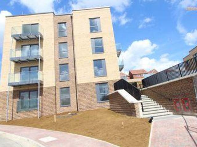 2 Bedrooms Flat for rent in Griffin Court, Luton LU2