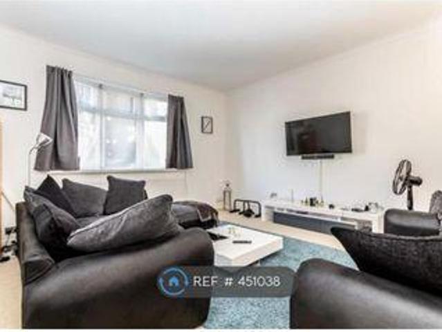 2 Bedrooms Flat for rent in Griffiths Road, London SW19