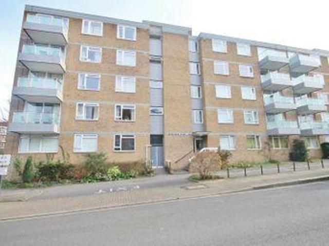 2 Bedrooms Flat for rent in Grosvenor Court, Rayners Road, London SW15