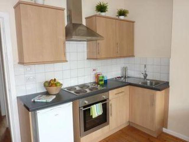 2 Bedrooms Flat for rent in Grosvenor Road, Manchester M16