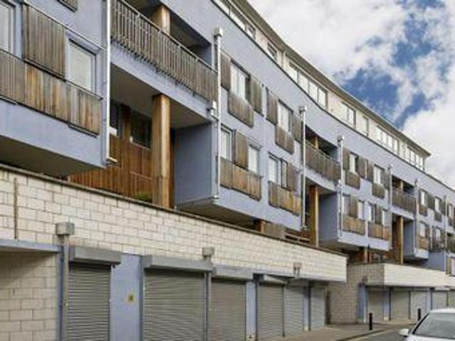 2 Bedrooms Flat for rent in Grosvenor Terrace, London SE5