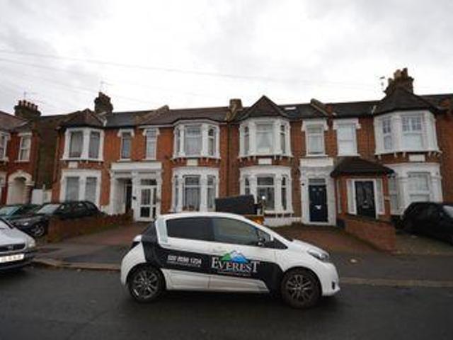 2 Bedrooms Flat for rent in Ground Floor Flat, Ingleby Road, Ilford, Essex IG1