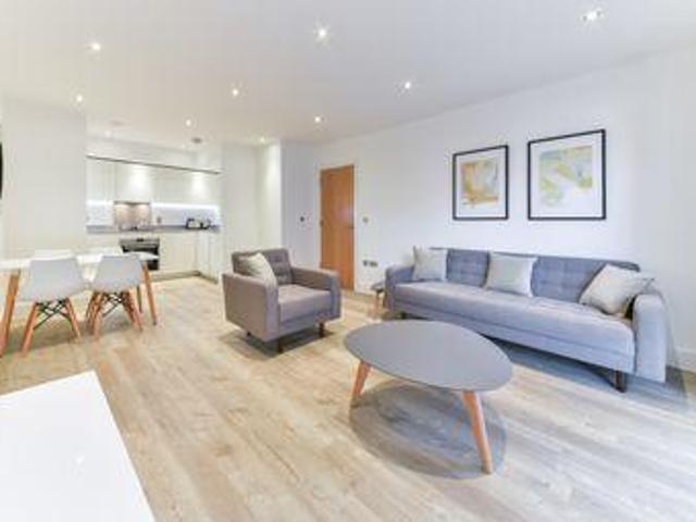 2 Bedrooms Flat for rent in Grove Court, Lyon Square, Harrow HA1