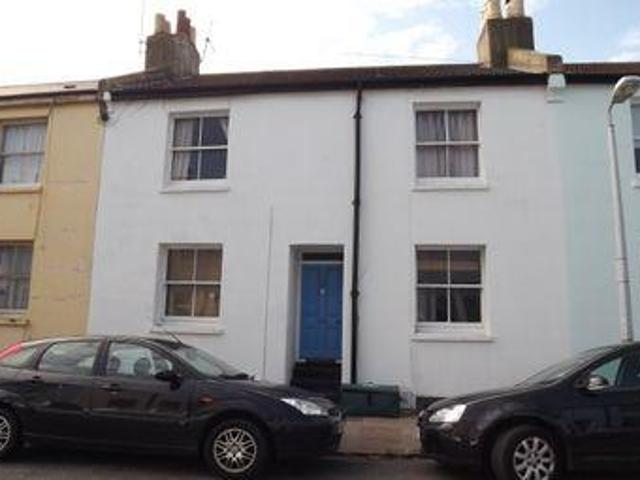 2 Bedrooms Flat for rent in Grove Street, Brighton BN2