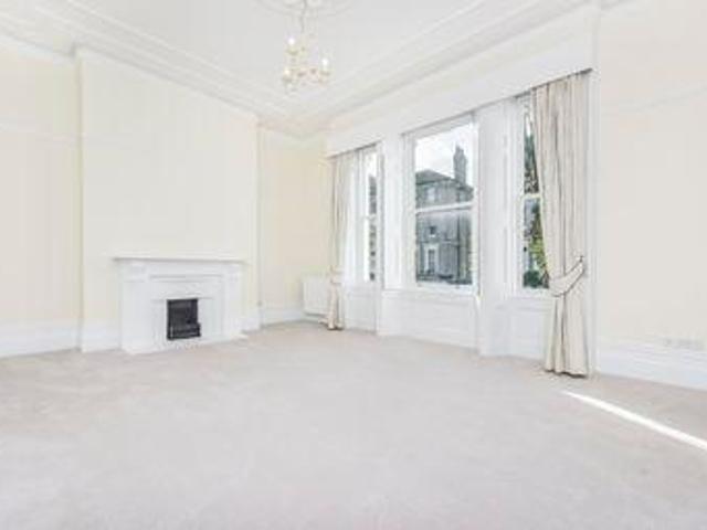 2 Bedrooms Flat for rent in Grove Road, Surbiton KT6