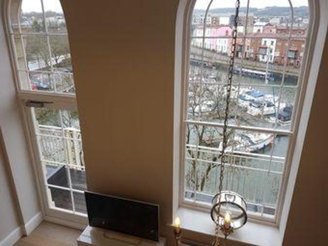 2 Bedrooms Flat for rent in Guinea Street, Bristol BS1