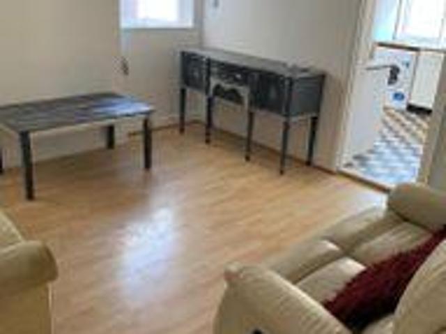 2 Bedrooms Flat for rent in Gunnersbury Avenue, London W3