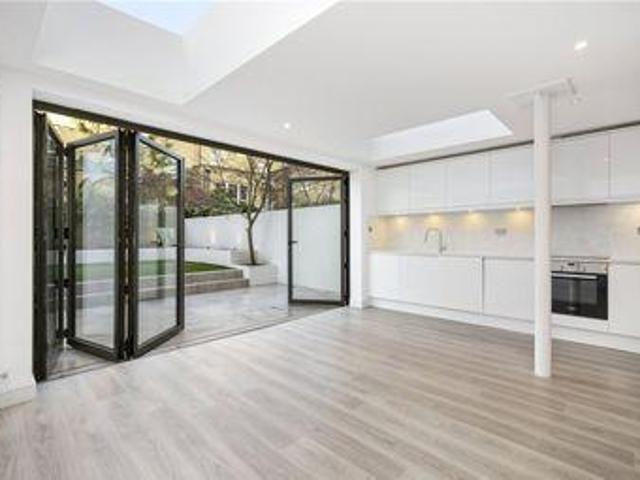 2 Bedrooms Flat for rent in Gunterstone Road, West Kensington, London W14