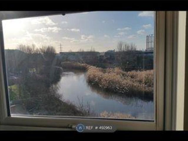 2 Bedrooms Flat for rent in Gurney Close, Barking IG11
