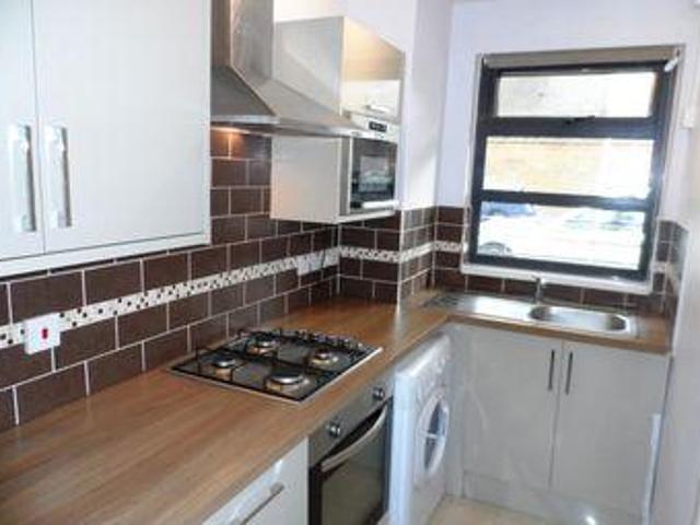 2 Bedrooms Flat for rent in Gwynne House, Turner Street, London E1