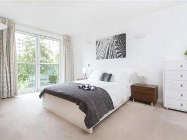 2 Bedrooms Flat for rent in D325 New Providence Wharf, Fairmont Avenue, Canary Wharf, London E14