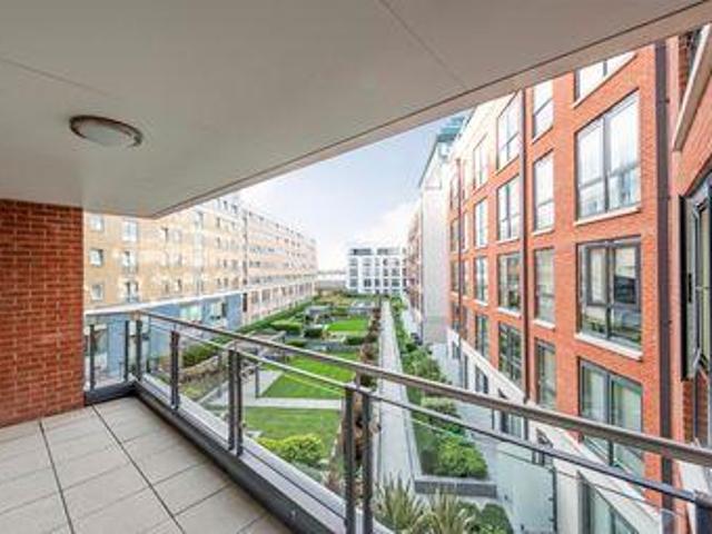2 Bedrooms Flat for rent in Doulton House, 11 Park Street, Chelsea Creek, London SW6