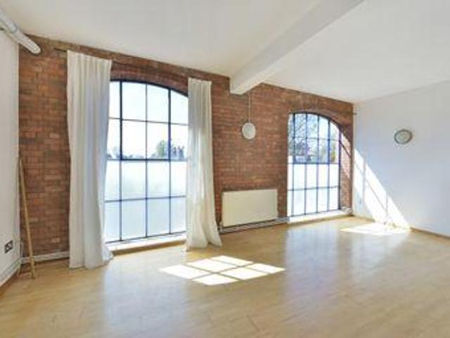 2 Bedrooms Flat for rent in Dove Road, London N1