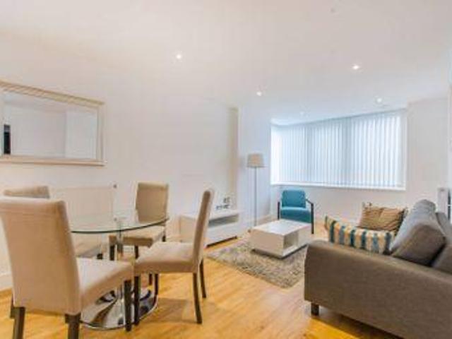 2 Bedrooms Flat for rent in Dowells Street, Greenwich SE10