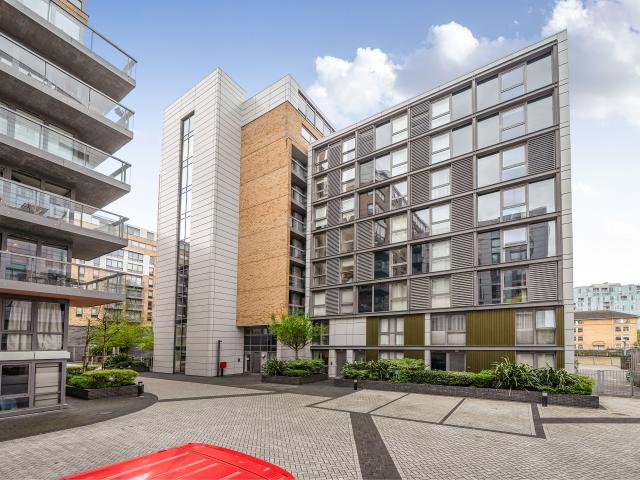 2 Bedrooms Flat for Rent in Dowells Street | Foxtons