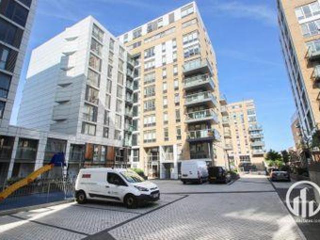 2 Bedrooms Flat for rent in Dowells Street, London SE10
