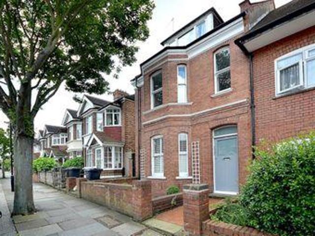 2 Bedrooms Flat for rent in Downton Avenue, London SW2
