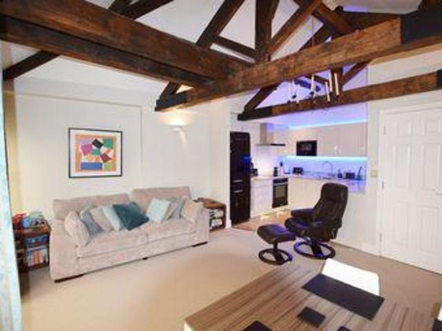 2 Bedrooms Flat for rent in Dock Street, Leeds LS10