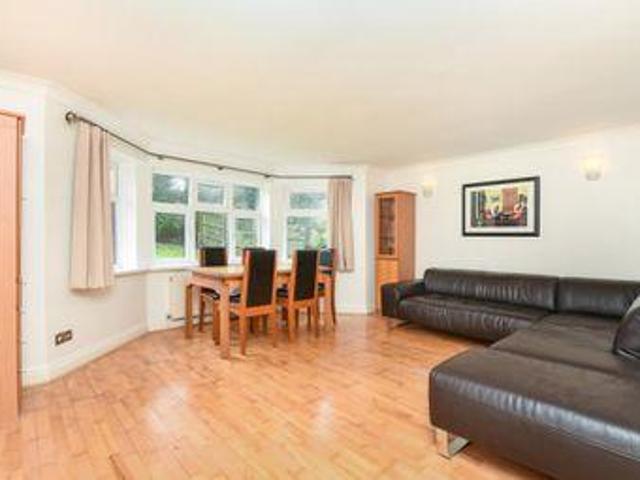 2 Bedrooms Flat for rent in Dollis Avenue, Finchley N3