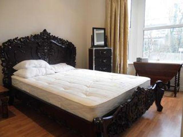 2 Bedrooms Flat for rent in Dollis Road, London N3