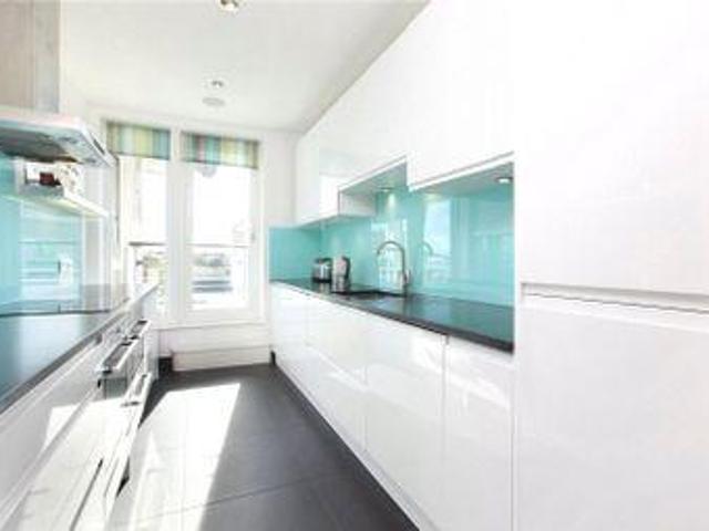 2 Bedrooms Flat for rent in Dolphin House, Smugglers Way, London SW18