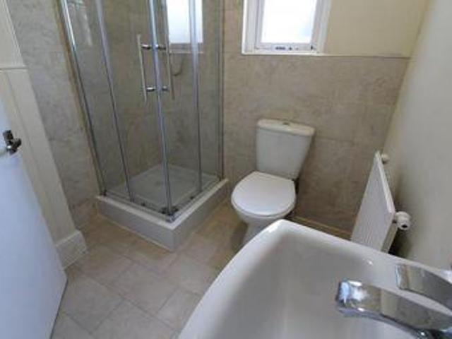 2 Bedrooms Flat for rent in Donald Street, Roath, Cardiff CF24