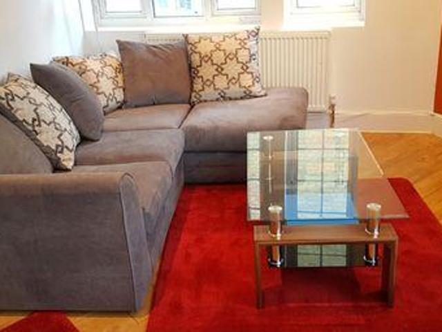 2 Bedrooms Flat for rent in Doric Way, London NW1