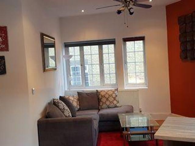 2 Bedrooms Flat for rent in Doric Way, London NW1