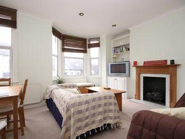 2 Bedrooms Flat for rent in Dorothy Road, London SW11