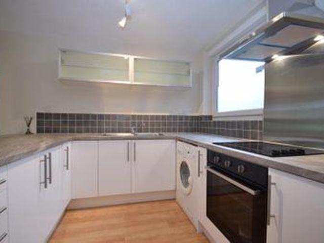 2 Bedrooms Flat for rent in Dormans Close, Northwood HA6