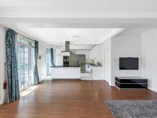 2 Bedrooms Flat for rent in Dorset House, Marylebone, London NW1