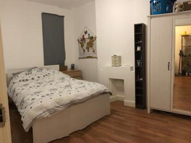 2 Bedrooms Flat for rent in Dorset Road, London/ Vauxhall SW8