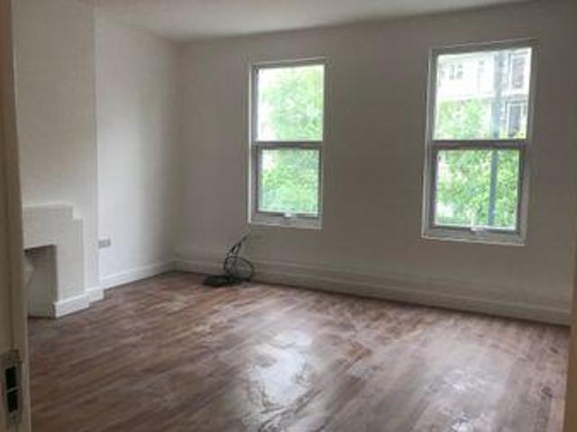 2 Bedrooms Flat for rent in Dorset Road, Vauxhall SW8