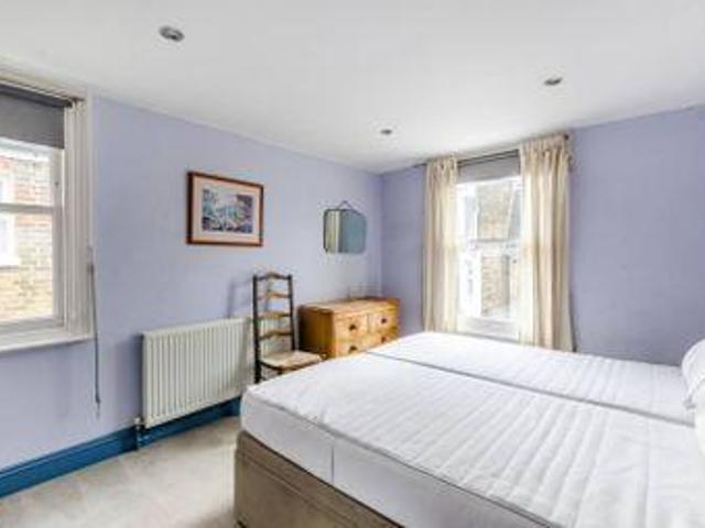 2 Bedrooms Flat for rent in Dawes Road, Fulham SW6