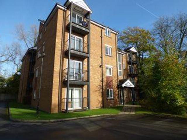 2 Bedrooms Flat for rent in Dawn Court, Wilbraham Road, Manchester M14